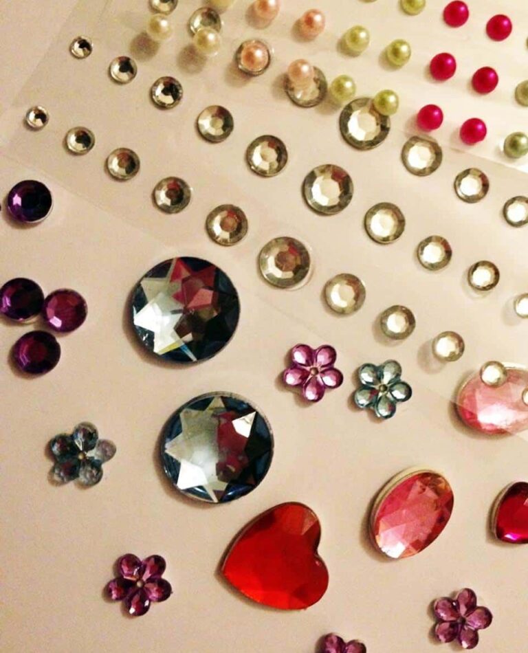 Sparkling seahorses activity for kids